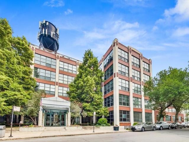1800 W Roscoe Street, 510, Chicago, IL 60657