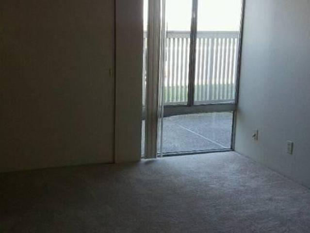 $1800 / 1br 830ft² Downstairs facing courtyard available around 4/11