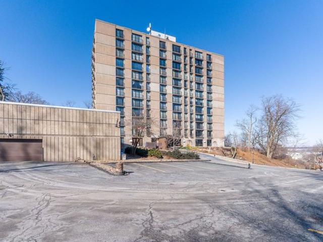1800 7th St Apt 10E, East Moline, IL 61244