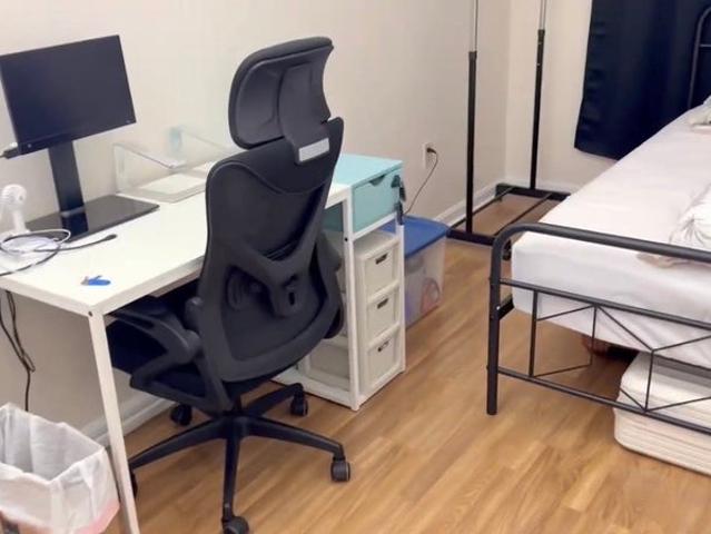 $1800/month private female room no broker’s fee