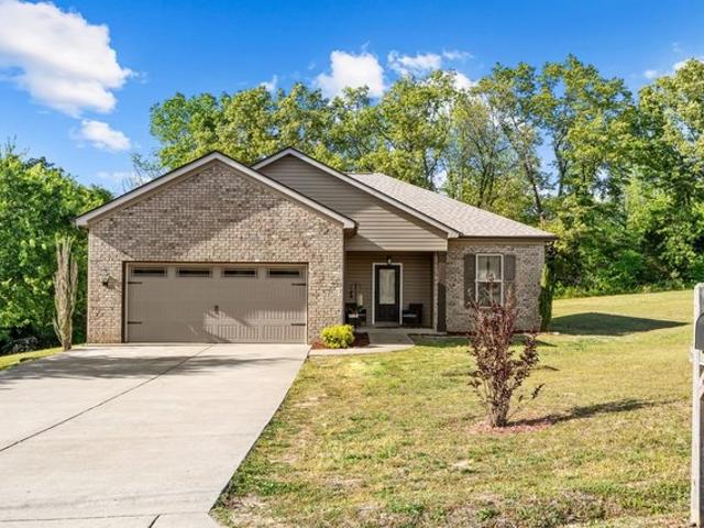 18010 Castle Ct, Bon Aqua, TN 37025