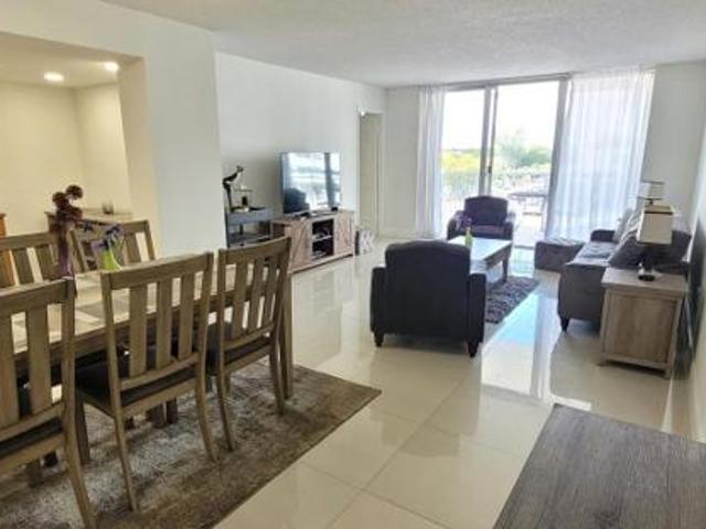 18011 Biscayne Blvd #402, Aventura, FL 33160