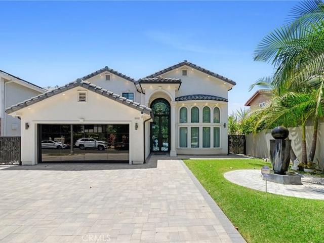 18016 Raymer St, Northridge, CA 91325