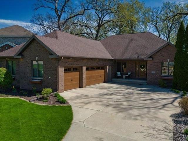 1801 Maplecrest Dr, Verona, WI 53593