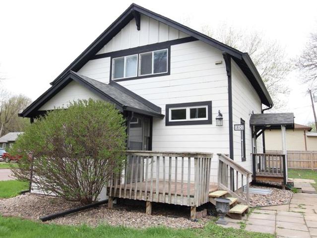 1801 N Wayland Ave, Sioux Falls, SD 57103