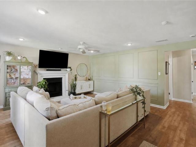 1801 Bloomfield DR