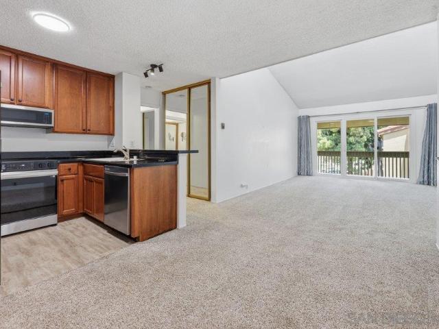 1801 Diamond St 324