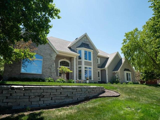 1801 E Juniper Way, Hartland, WI 53029