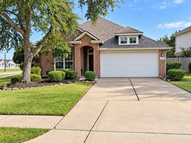 1801 High Falls Ln, Pearland, TX 77581