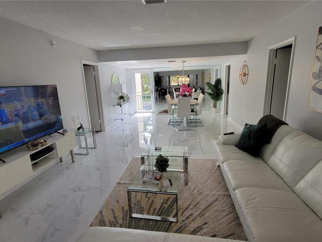 1801 Presidential Way, Unit D202, West Palm Beach, FL 33401 | MLS #F10532 | Compass