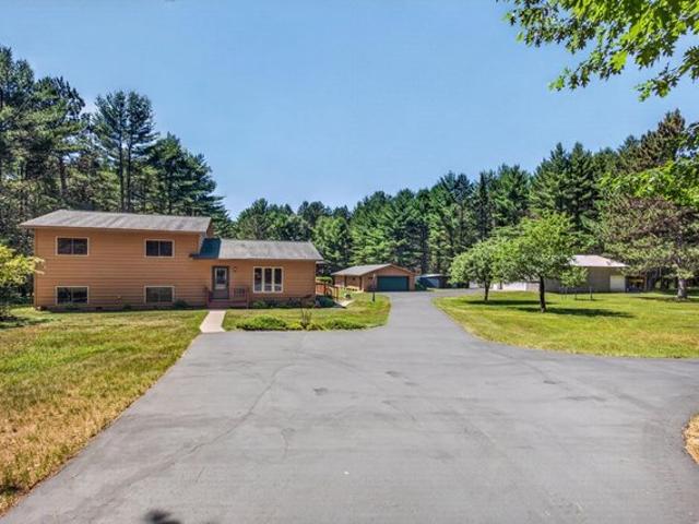 1801 Rangeline Rd, Eagle River, WI 54521