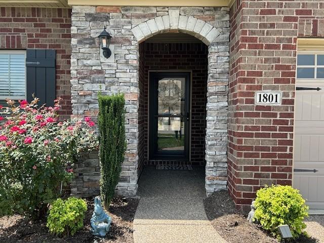 1801 Ravenwood Ct