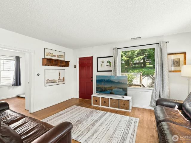1801 rd Avenue NE