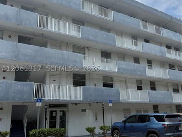 1801 S Treasure Dr Apt 115, North Bay Village, FL 33141