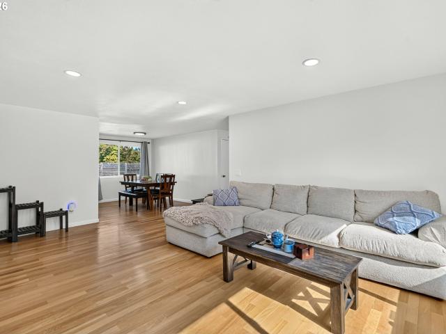 1801 SE 54TH AVE