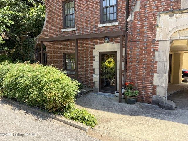 1801 Spring Dr Apt O, Louisville, KY 40205