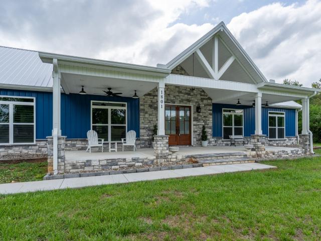 1801 Twin Caves Dr