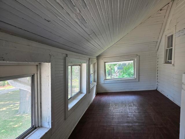 1801 Victoria Avenue # 2