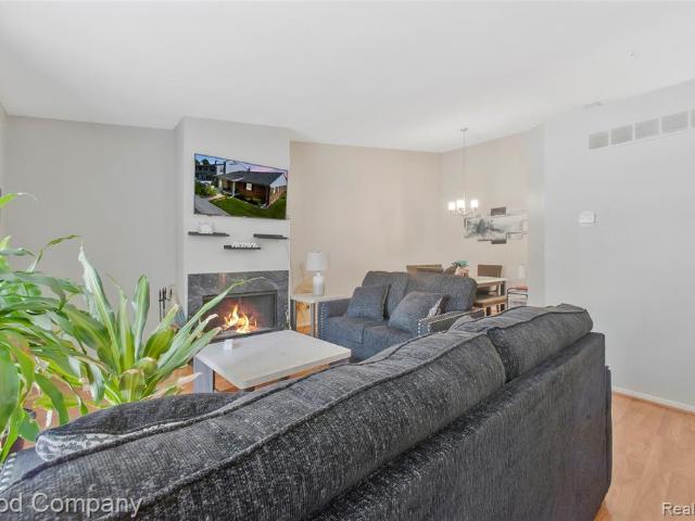 1801 Vine Way Drive # 4