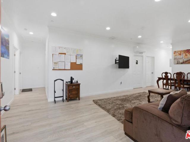 1801 W 43rd Street
