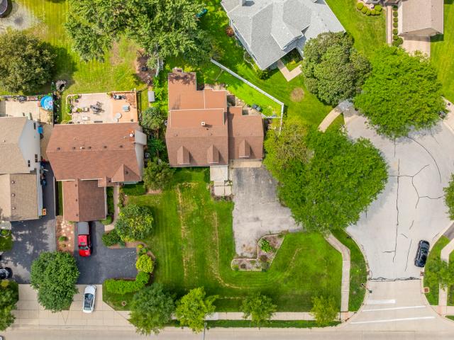 1801 W Carriage Court