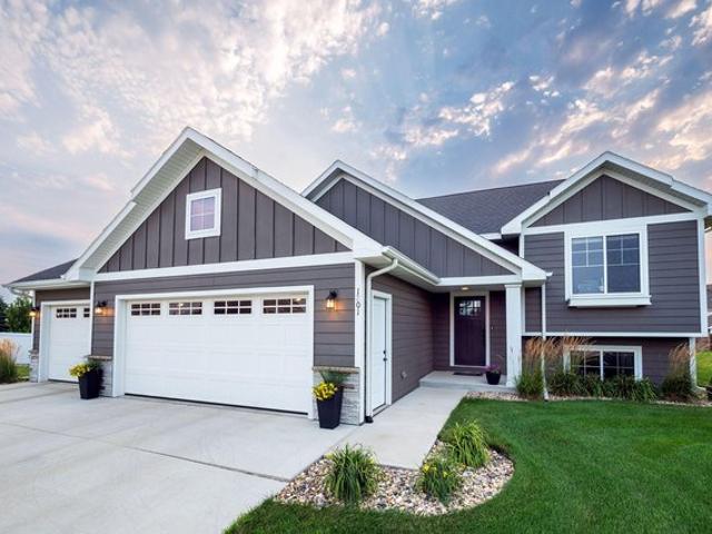 1801 W Briarwood Cir, Brookings, SD 57006