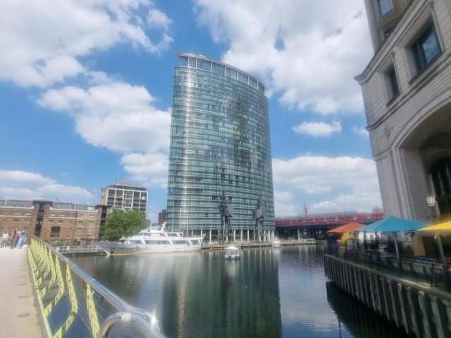 1801 West India Quay, Hertsmere Road, Canary Wharf, London E14, 1 bed flat to rent, £2,838 pcm | PrimeLocation