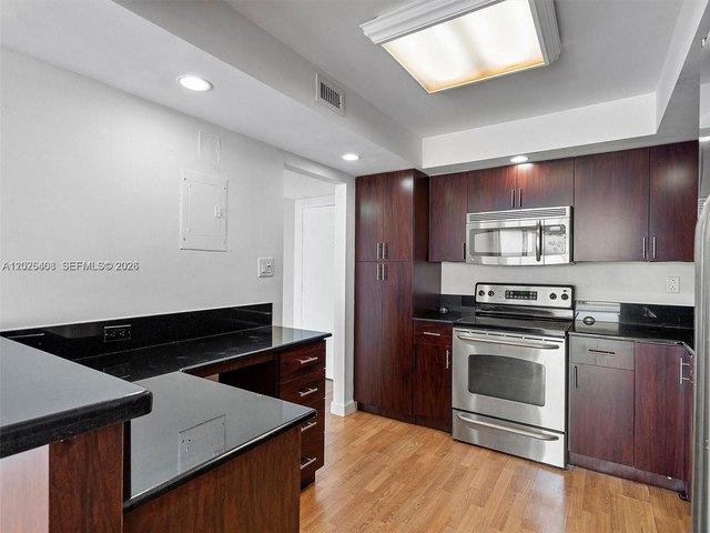 18021 Biscayne Blvd Apt 603, Aventura, FL 33160