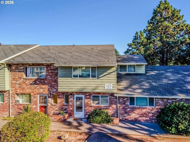 1802 NE Hogan Dr, Gresham, OR 97030