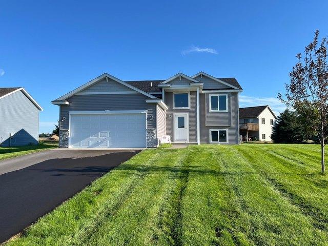 1802 Oak Pond Dr NW, Sauk Rapids, MN 56379