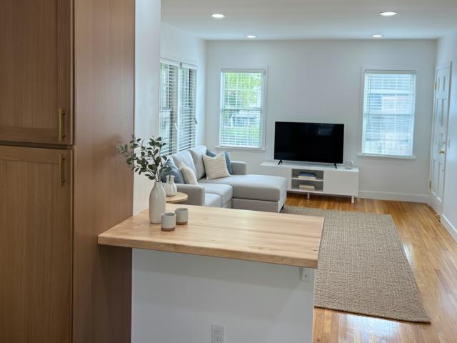 1802 Ocean Park Blvd Santa Monica, CA 90405