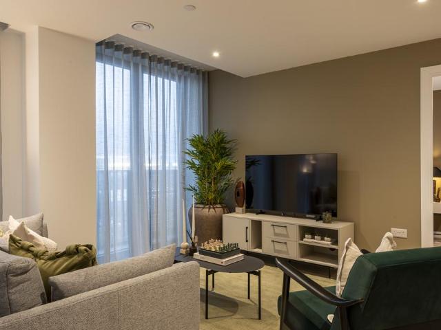 1802, Oldfield Wharf, 11 Gaythorn Street 2 bed flat to rent £1,570 pcm £362 pw