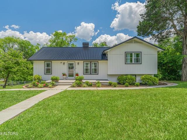 1802 Charles Dr, Knoxville, TN 37918