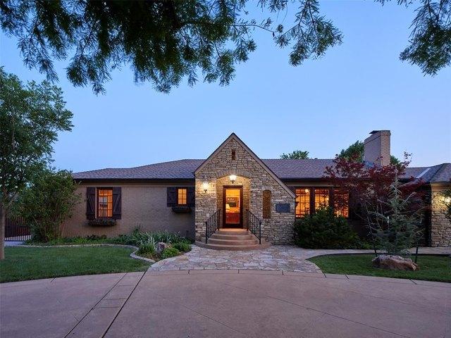 1802 Coventry Ln, Nichols Hills, OK 73120