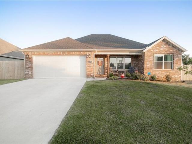 1802 E Endura Park Dr, Siloam Springs, AR 72761