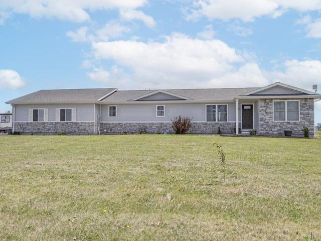 1802 Elk Horn Trl, Pella, IA 50219