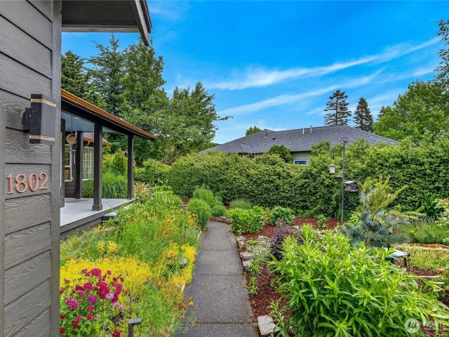 1802 Fairview Court