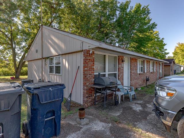 1802 Fairlane Ave