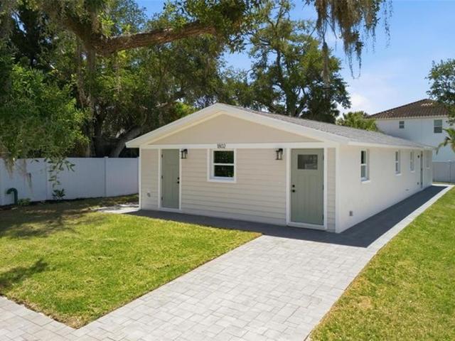 1802 Robinhood St, Sarasota, FL 34231