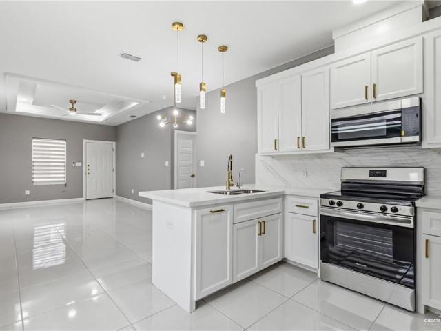 1802 W Violet Drive 3