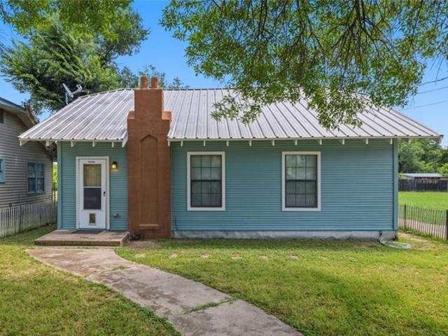 1802 6th St, Brownwood, TX 76801