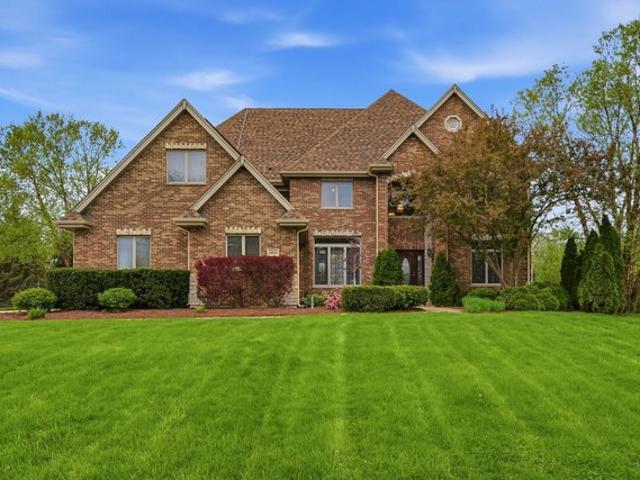 18034 S Crystal Lake Dr, Mokena, IL 60448