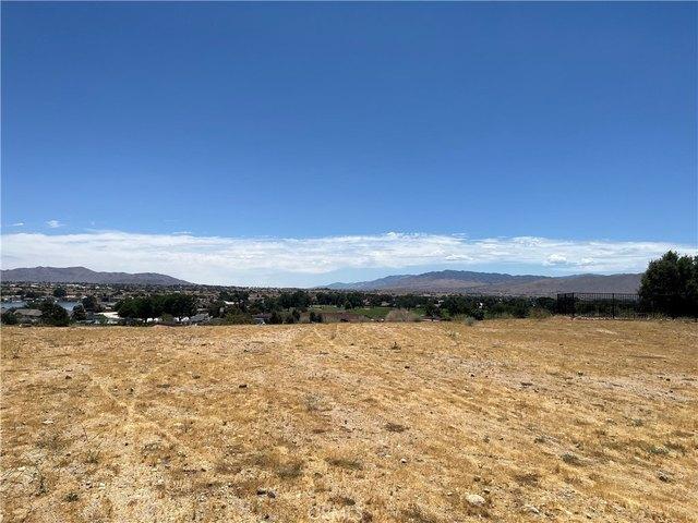 18035 Wildwood, Victorville, CA 92395