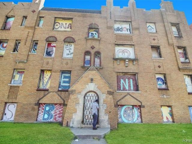 18036 Schoenherr St, Detroit, MI 48205