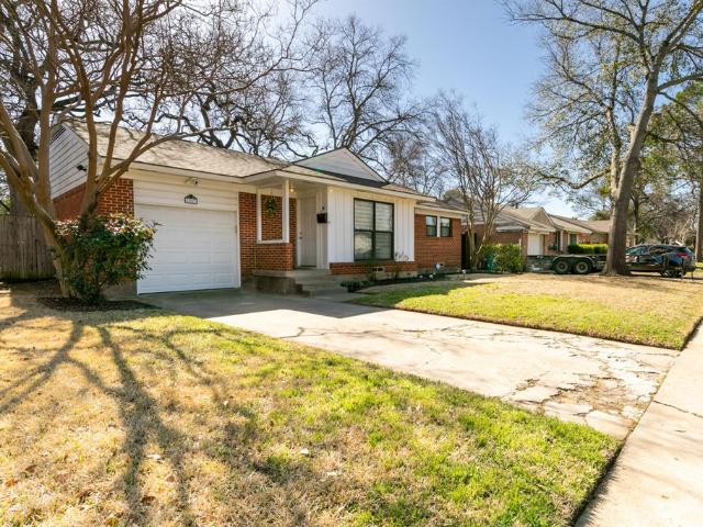 1803 Oak Tree Lane