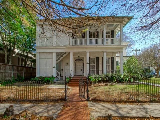 1803 Calhoun St, New Orleans, LA 70118