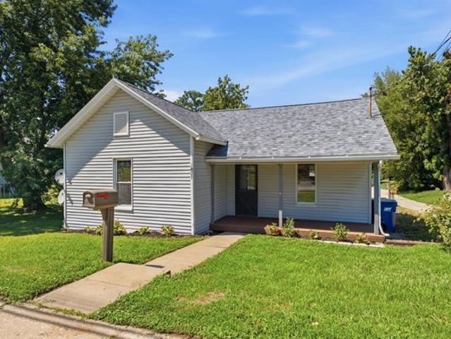 1803 Lucas St, Muscatine, IA 52761