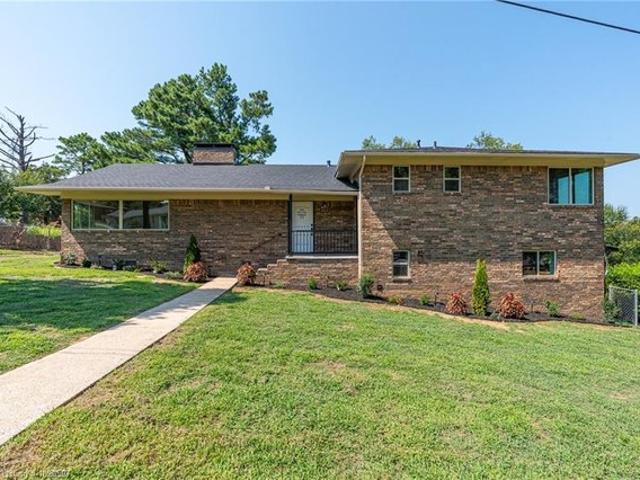 1803 Parkview Dr, Van Buren, AR 72956