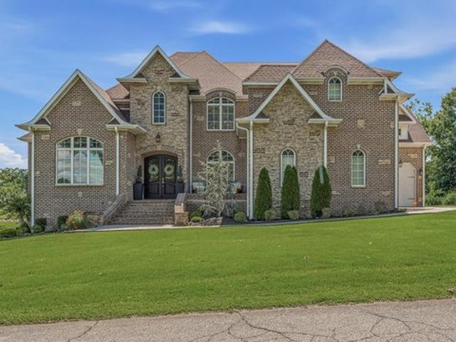 1803 Rogers Dr, Paragould, AR 72450