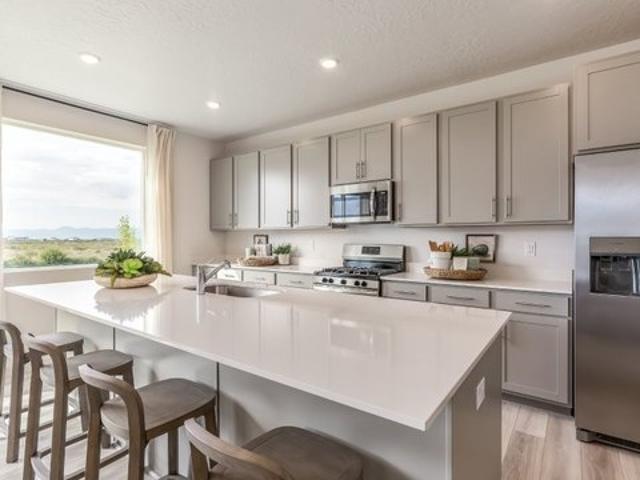 1803 W Golden Magic Ln, Saratoga Springs, UT 84045